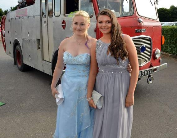 Kingsmead students get all dressed up for the prom | wellington-today.co.uk