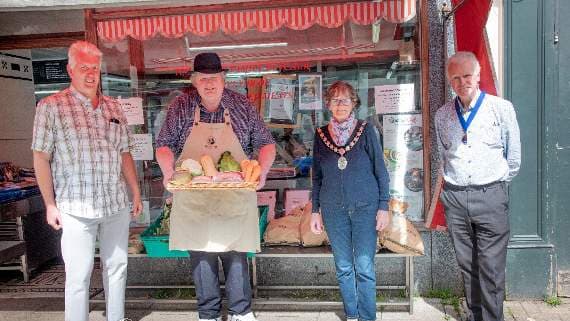Potter’s Pounds aid struggling families | wellington-today.co.uk