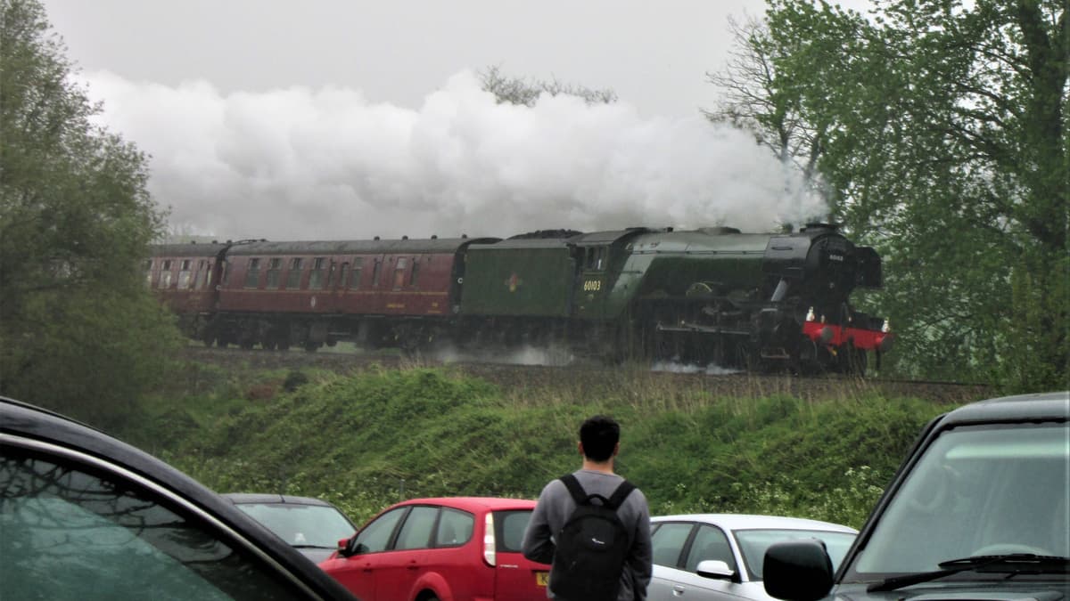 Crowds turn out as iconic steam locomotive The Flying Scotsman comes ...