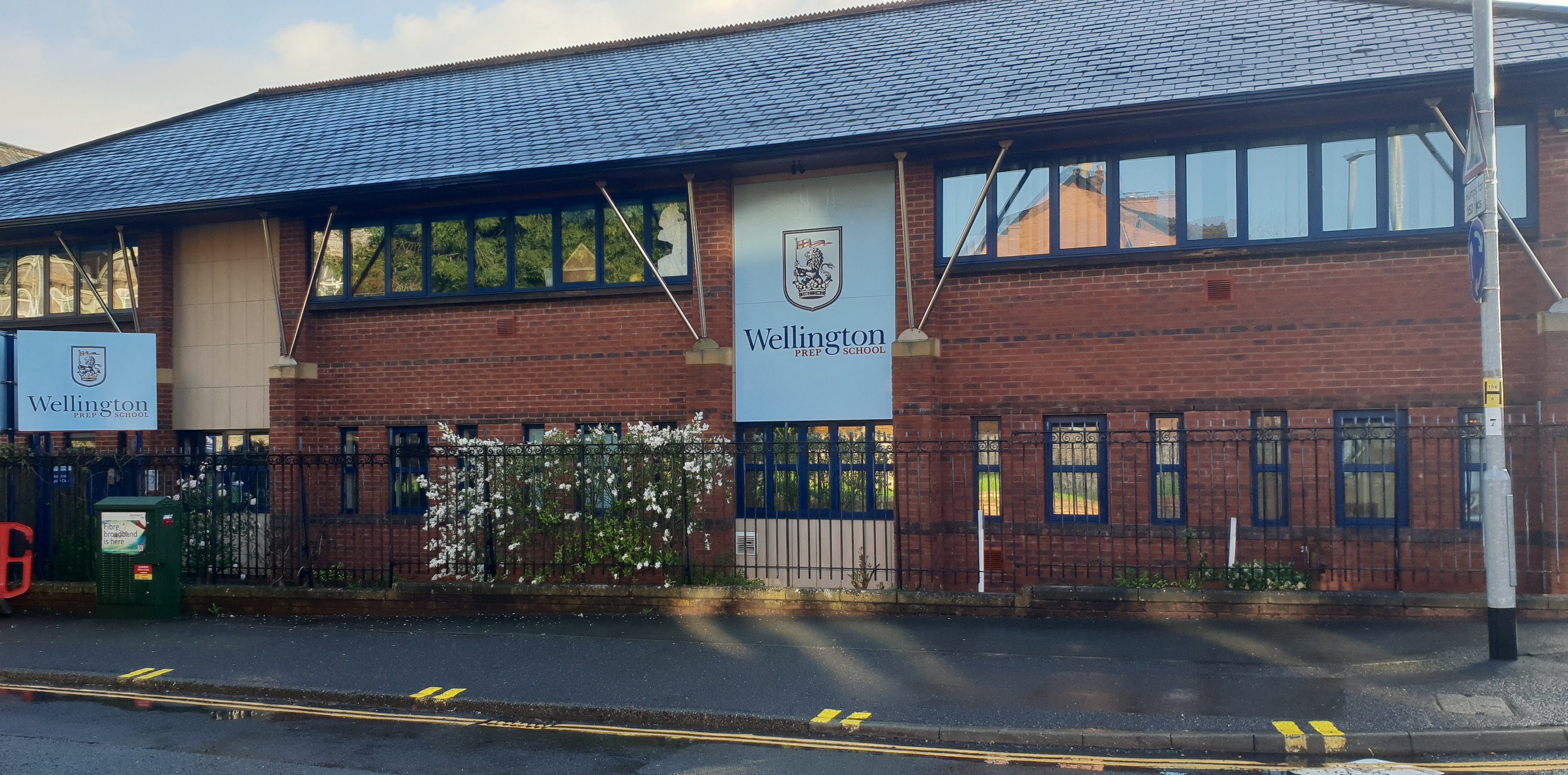 Inspectors give Wellington School an 'excellent' rating from nursery to ...
