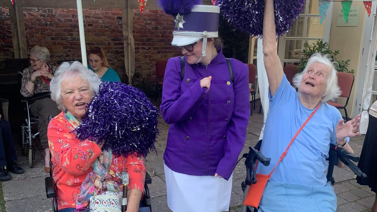 Sun shines on visitors to Nynehead Court fete as it raises more than £ ...