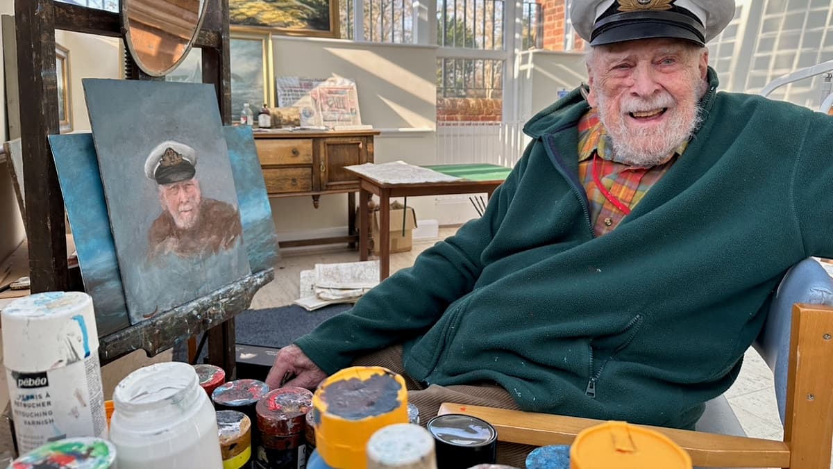 Centenarian Richard Willis, honoured by France for his part in the D ...