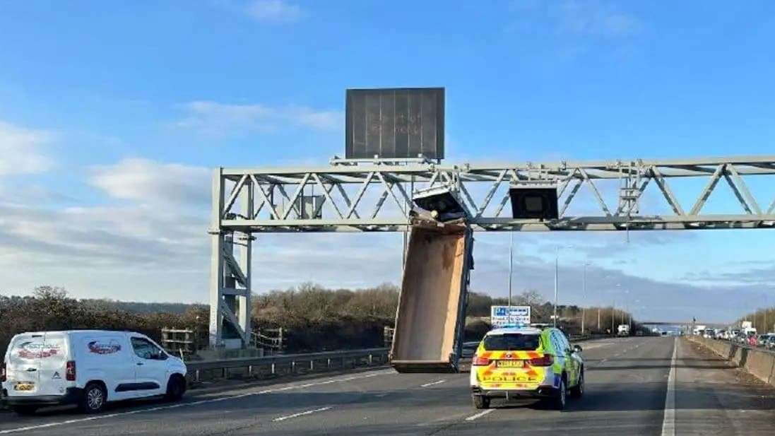 M5 tipper lorry driver who crashed into gantry convicted of dangerous ...