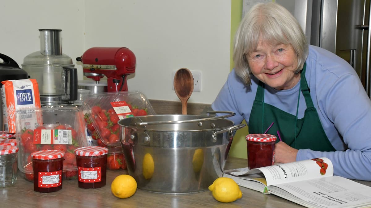 Village jam maker extraordinaire Janet Weeks to bow out at Fitzhead ...