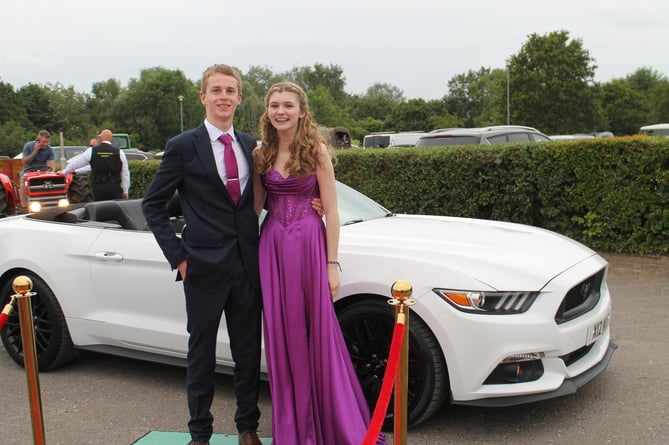 Kingsmead Year 11 Prom Shines: Glamorous evening celebrates hard work ...