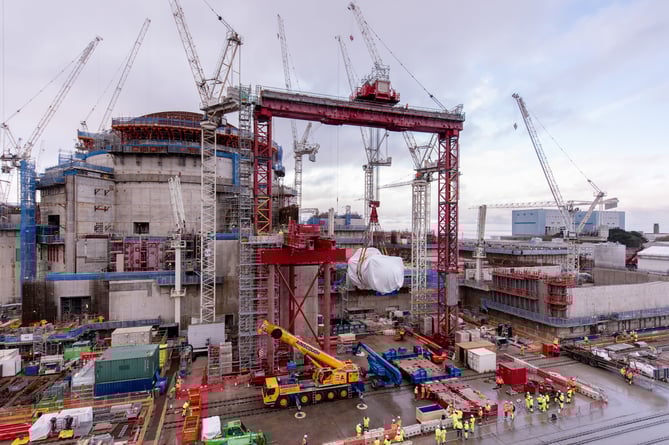 New nuclear reactor fitted to £26bn Hinkley Point power station ...