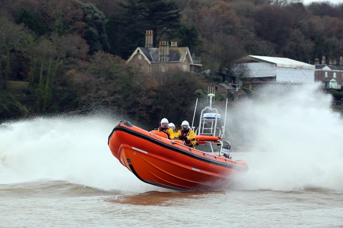 Met Office issues Storm Darragh update with 89mph winds on Devon and ...