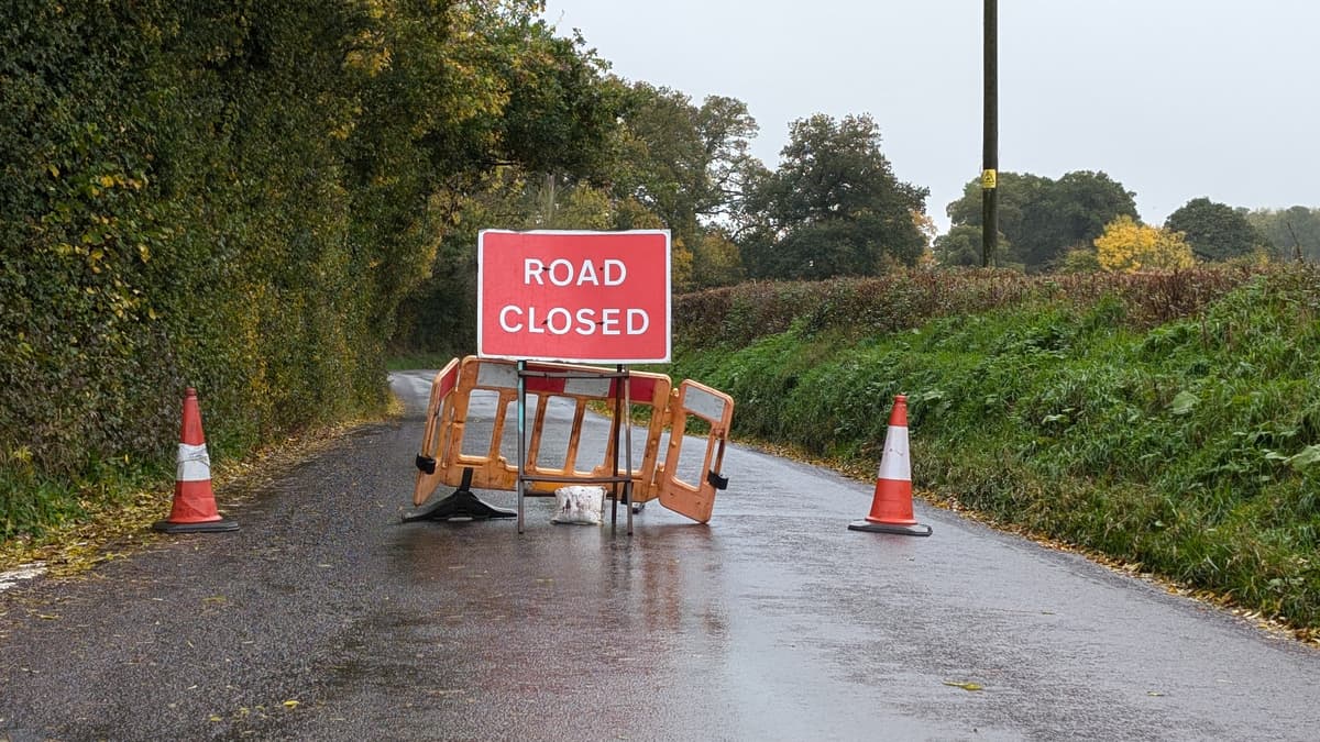 Spun lorry causes closure of Wellington Hill | wellington-today.co.uk